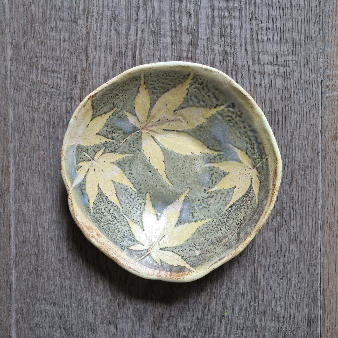 Pale Maple Leaf Plate - The Scottish Gallery