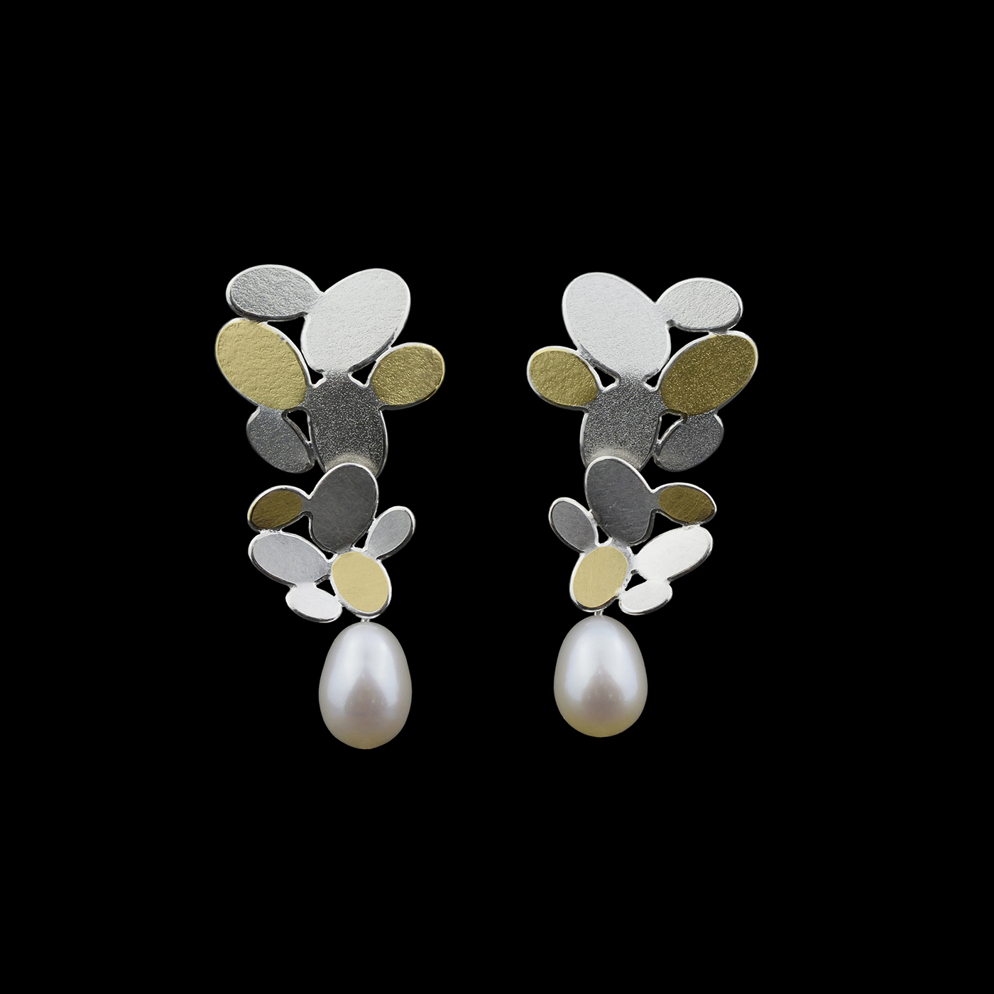 Mixed Oval Flower Chain Pearl Earrings by Misun Won | The Scottish Gallery