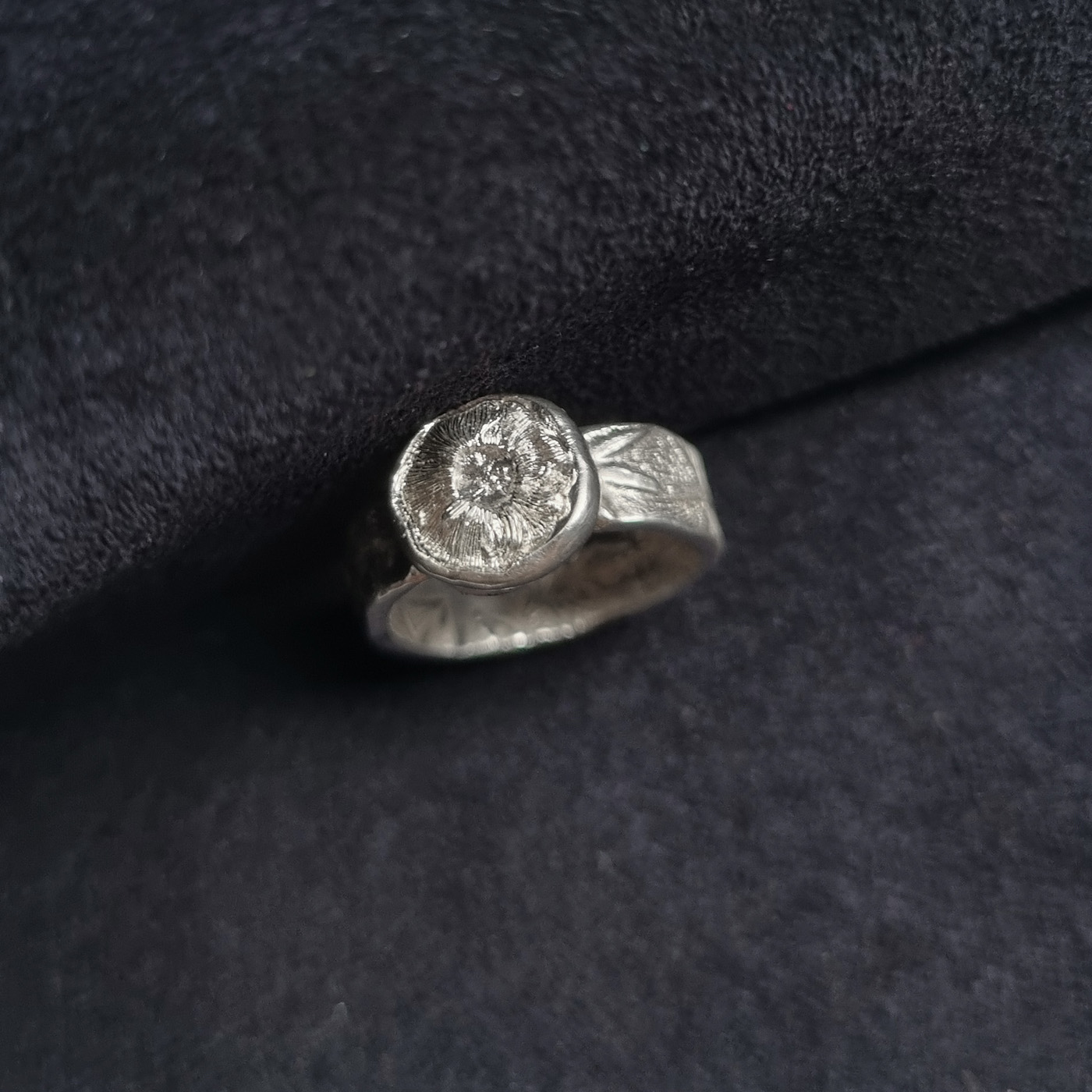 Ring with Flower by Malcolm Appleby (Jewellery) | The Scottish Gallery