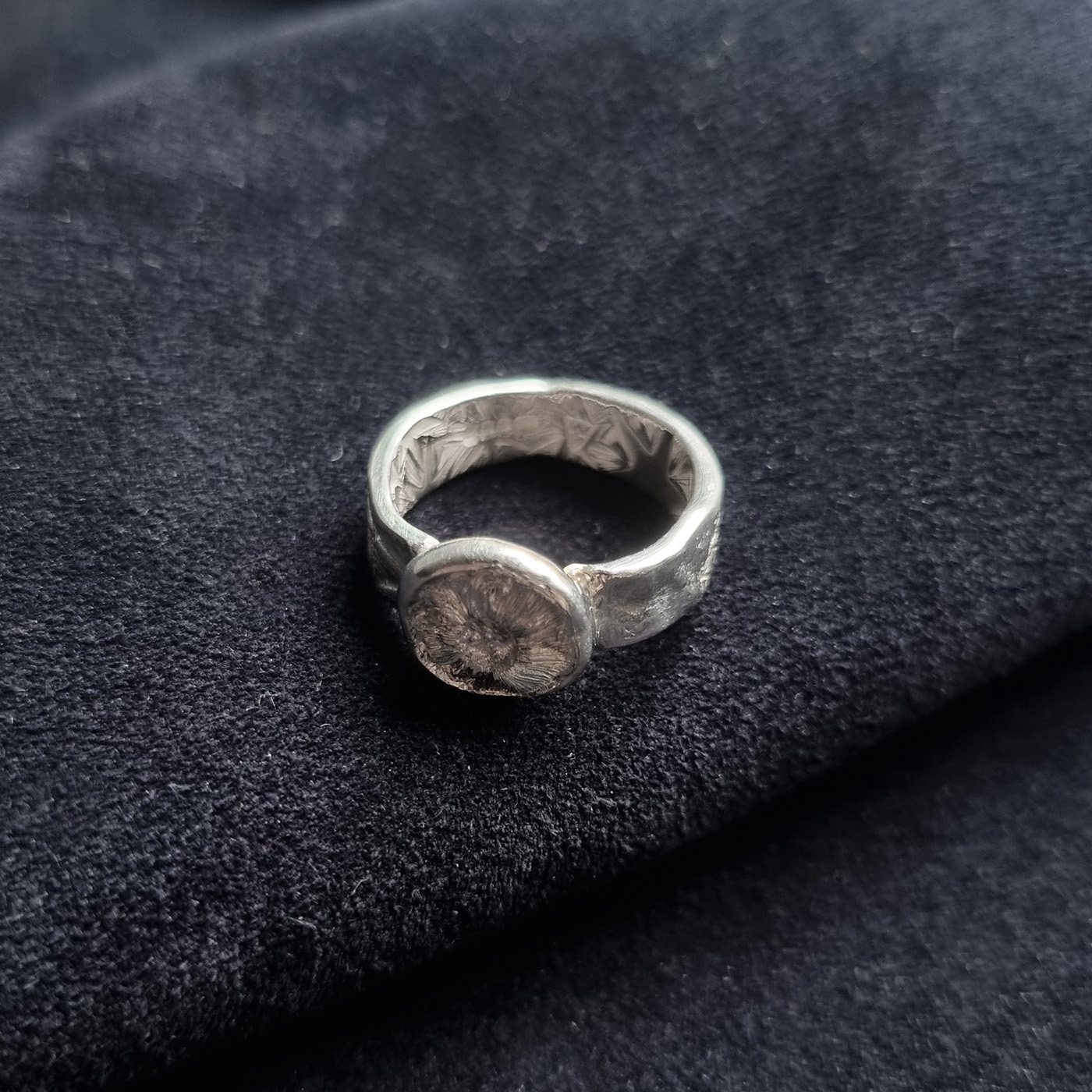 Ring with Flower by Malcolm Appleby (Jewellery) | The Scottish Gallery